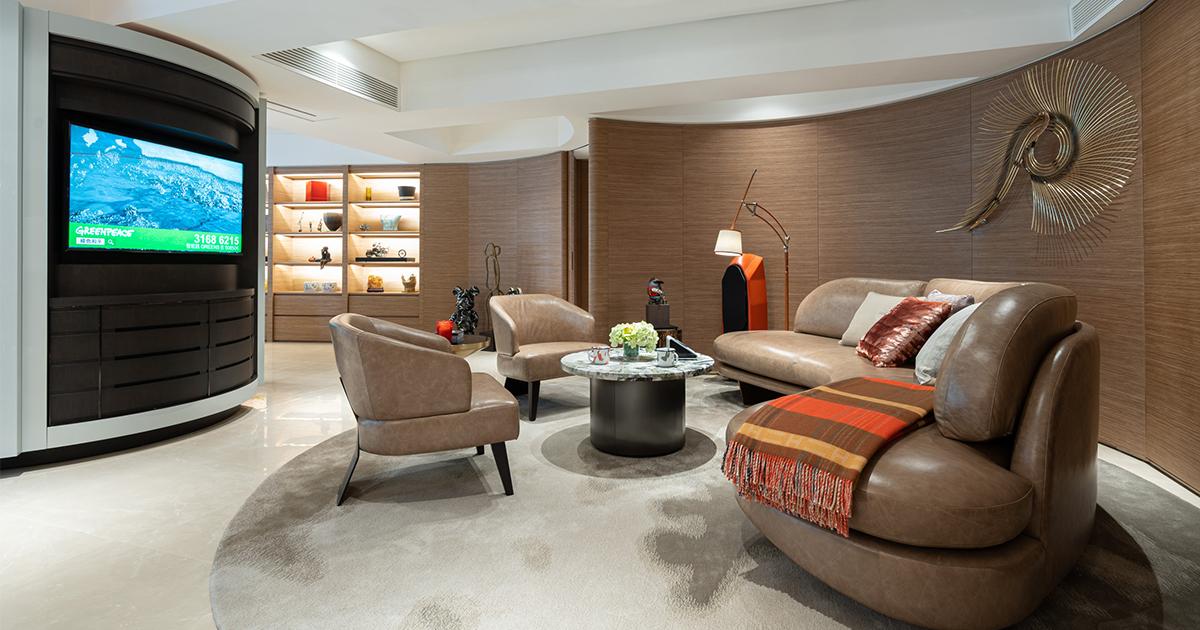 Inside a Hidden Den in Tin Hau