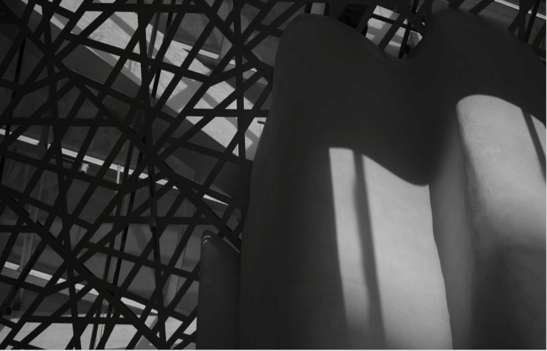 Striking Undulating Walls Transformed this "Living Room" in Shenzhen